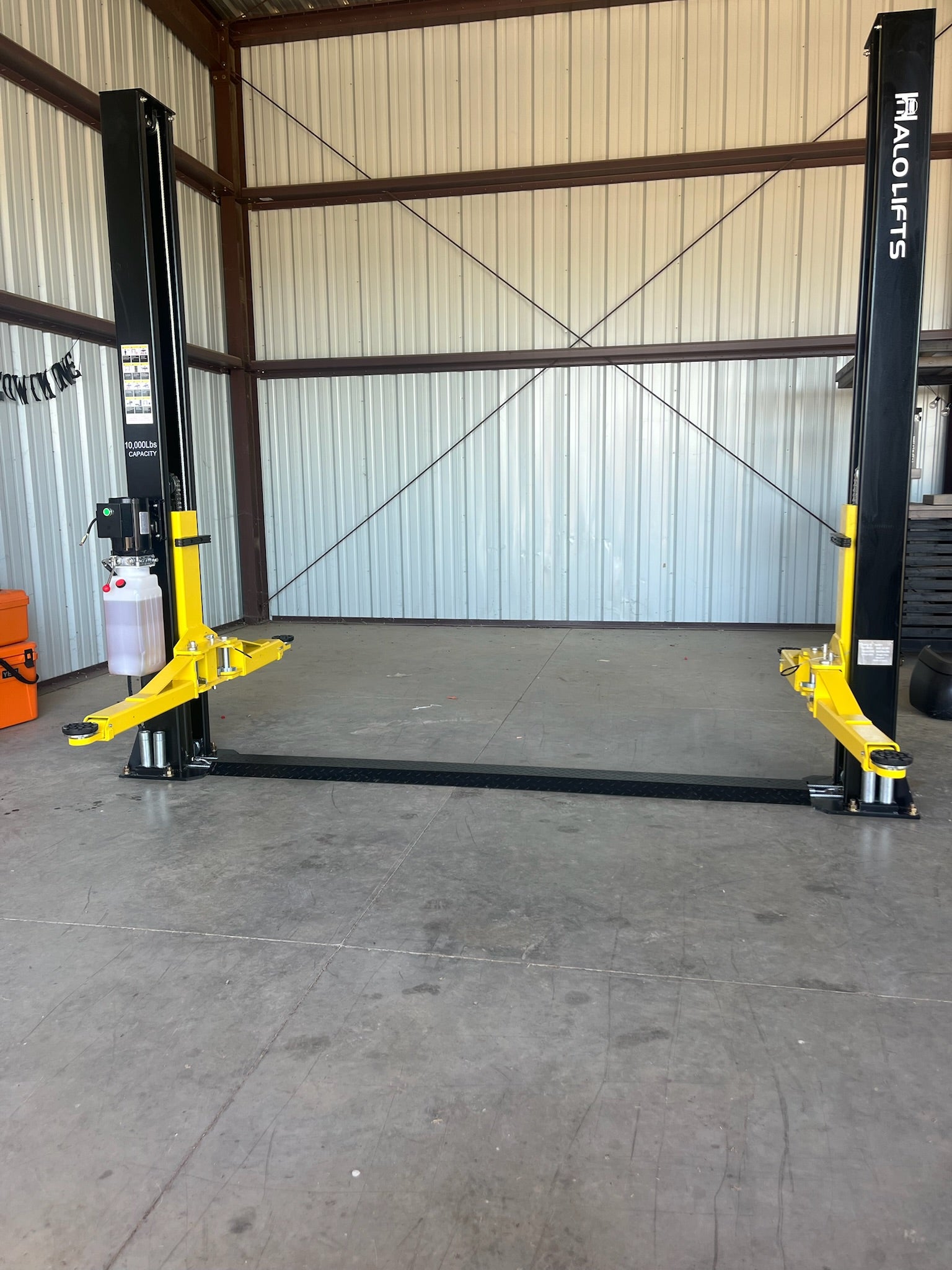 Base Plate 2-Post Car Lift | 10,000 LB Capacity – HALO LIFTS